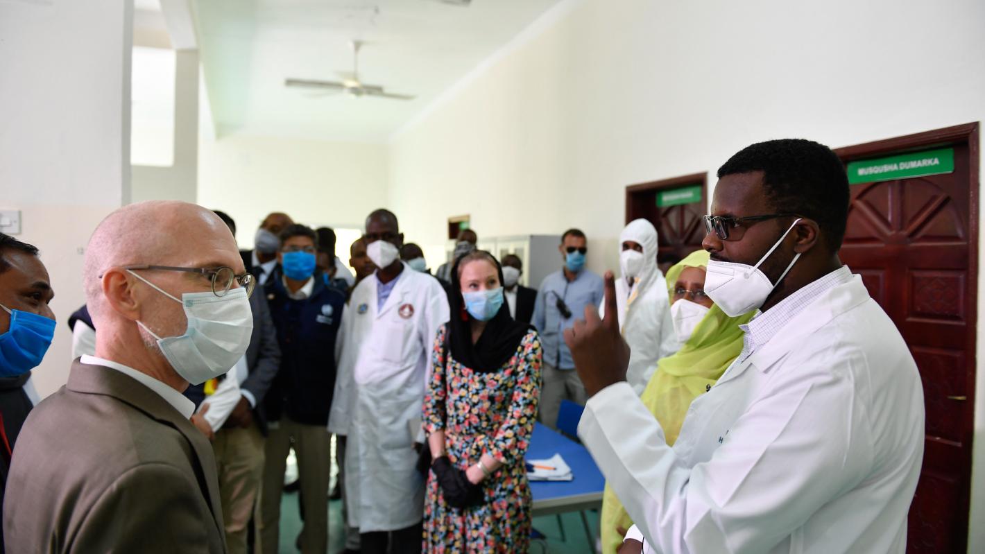 While praising frontline health workers, UN Envoy calls for continued ...