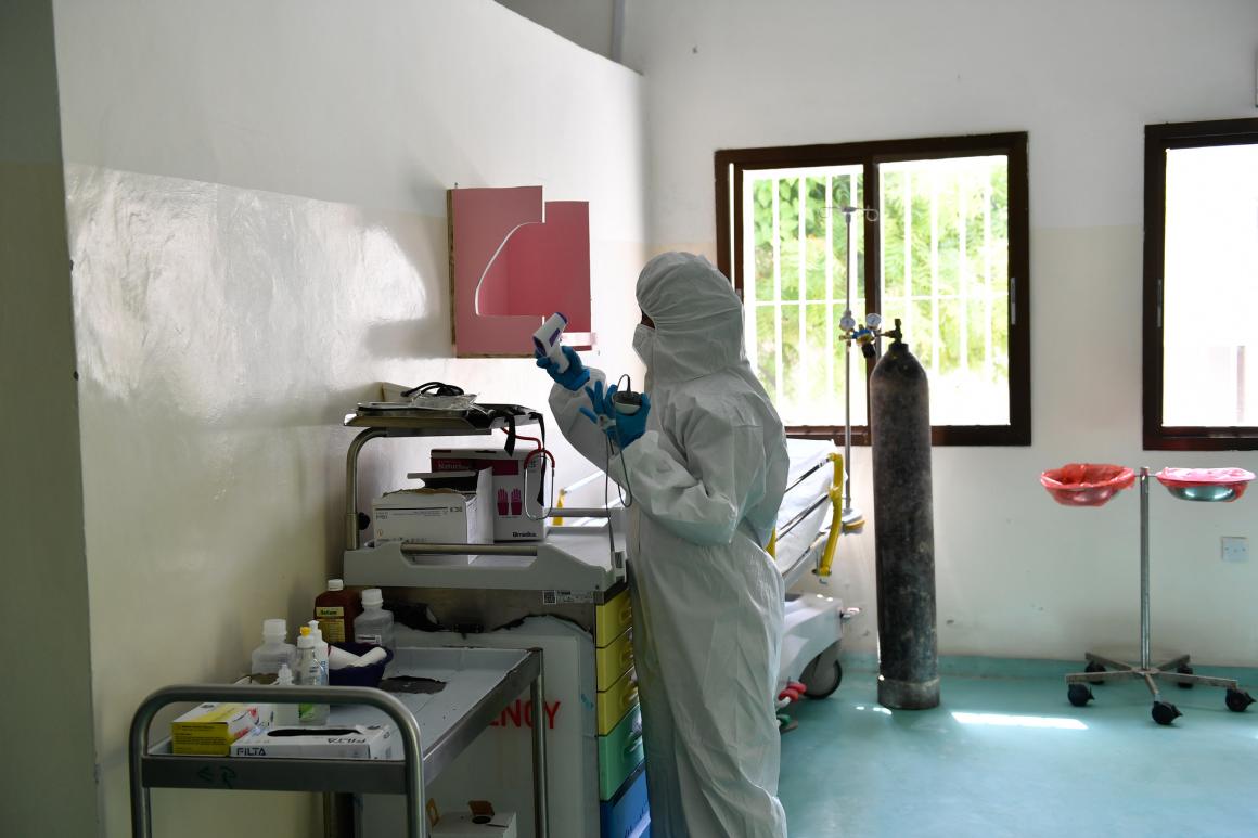 While praising frontline health workers, UN Envoy calls for continued ...